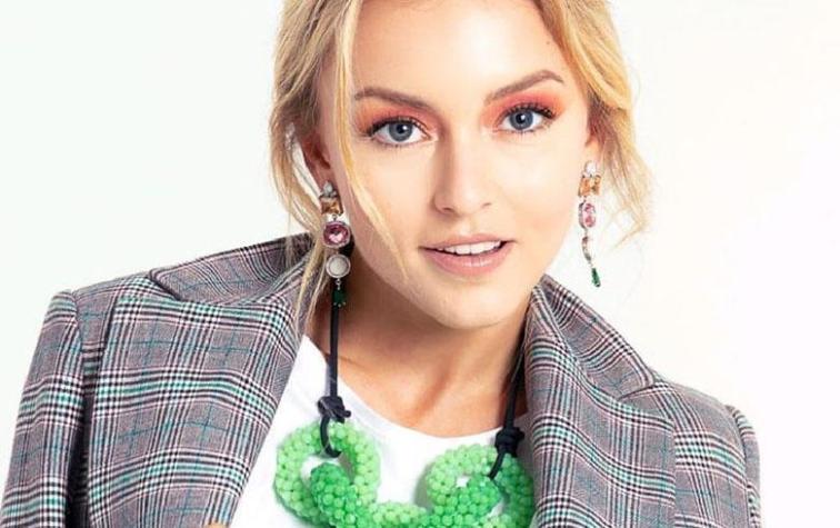 ¡Angelique Boyer llegó a una alfombra roja con el vestido al revés! ¡Angelique Boyer llegó a una alfombra roja con el vestido al revés!